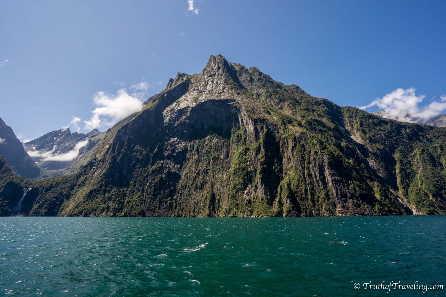 Guide to Visiting Milford Sound in New Zealand - Truth of Traveling